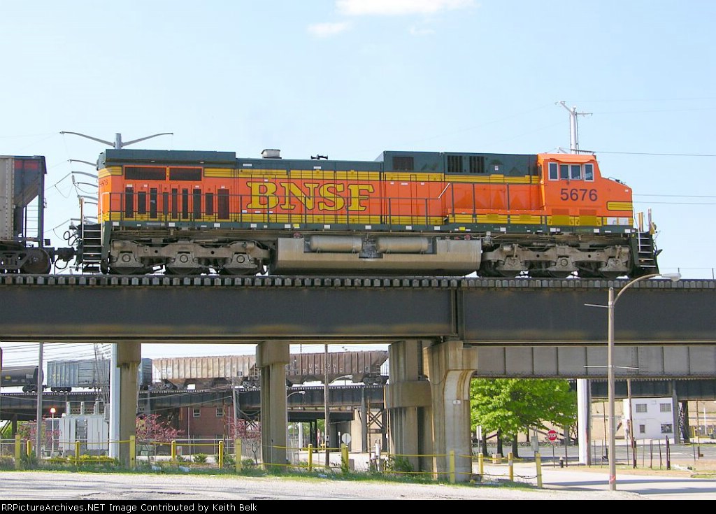 BNSF 5676